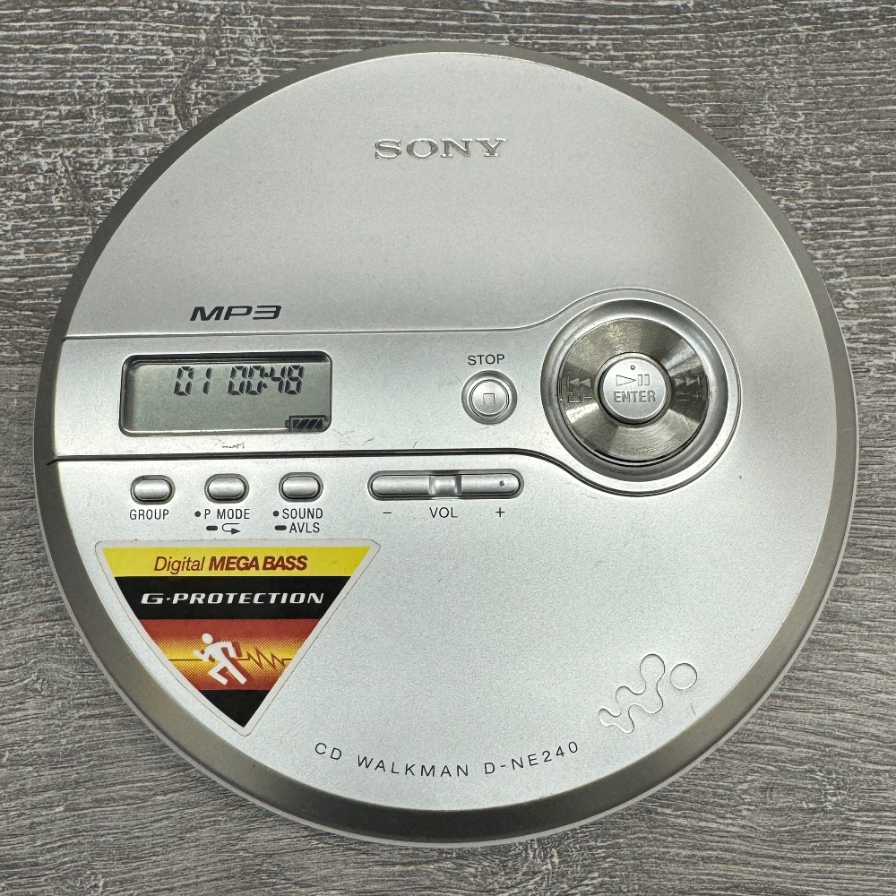 Pre-owned SONY D-NE240 SILVER MP3 CD WALKMAN PORTABLE PLAYER - Own4Less